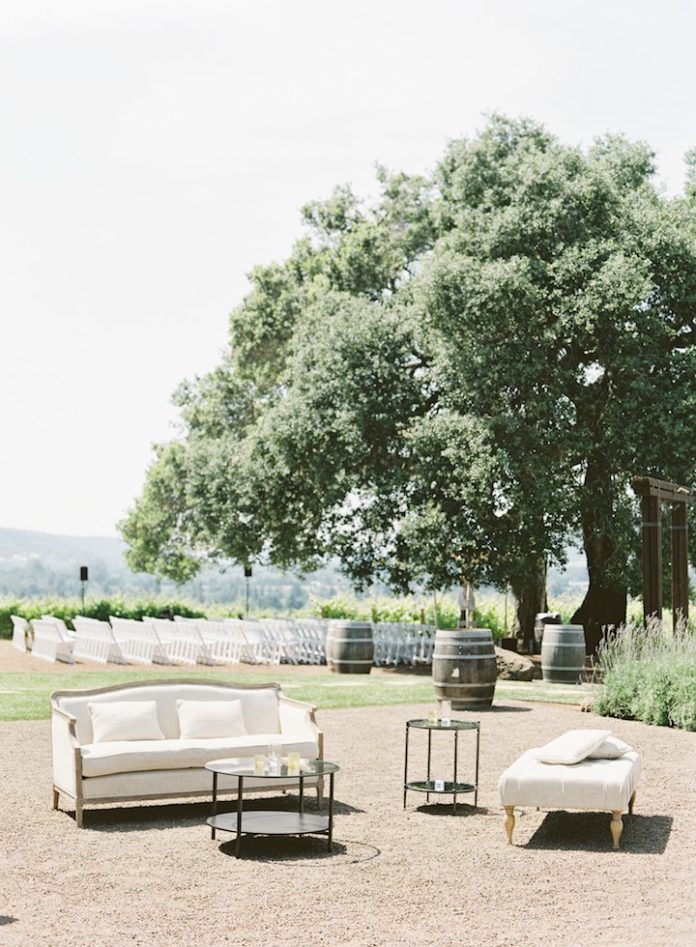 Rustic Wedding Concept With Simple and Chic Decor Ideas