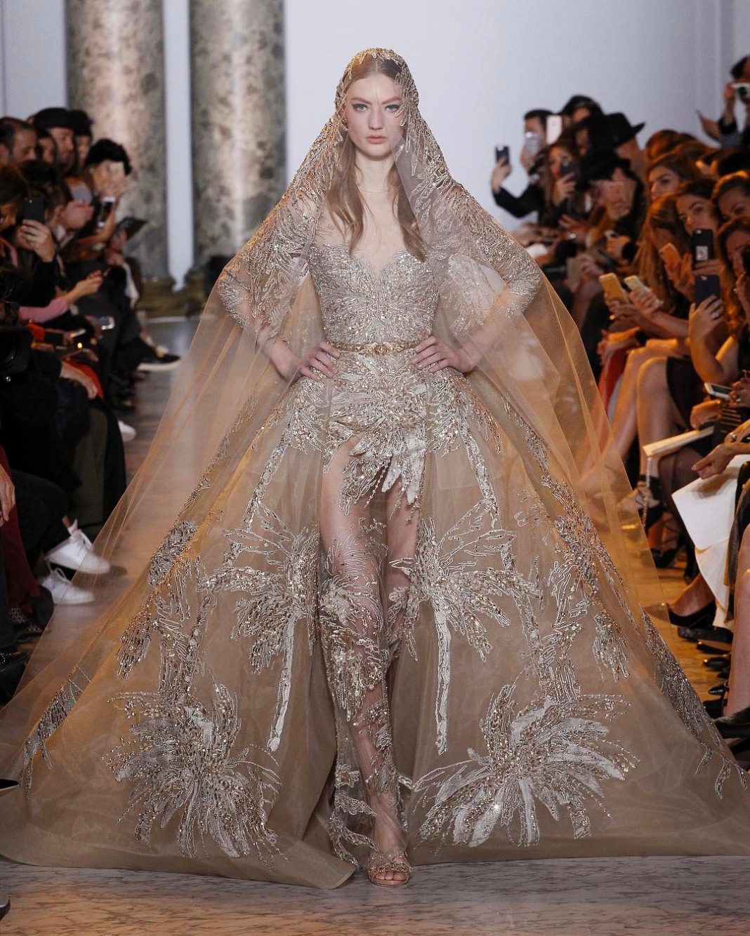 Adorable Wedding Gowns Designed With a Luxury and Unique Model Looks ...