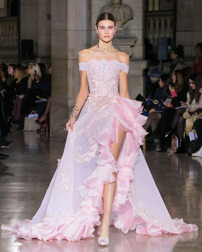 Adorable Wedding Gowns Designed With a Luxury and Unique Model Looks ...