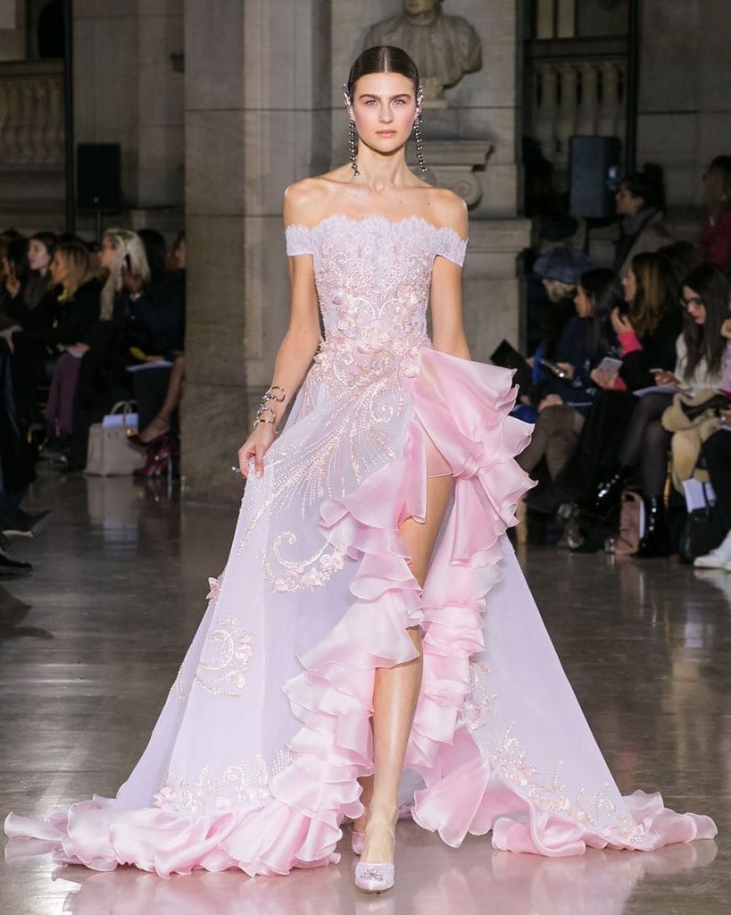 Adorable Wedding Gowns Designed With a Luxury and Unique Model Looks ...